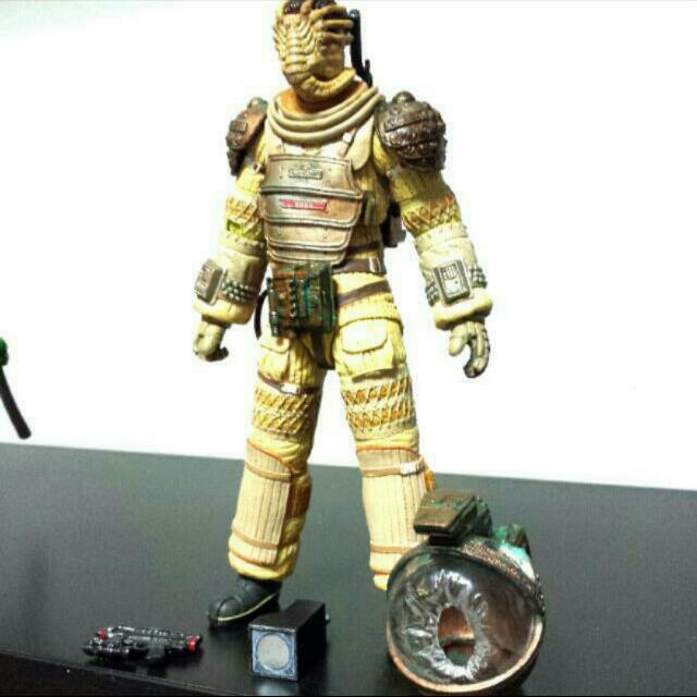 NECA Kane Figure Aliens Alien Astronaut Suit Facehugger, Hobbies & Toys ...