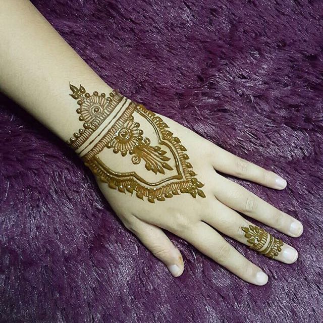 HENNA SERVICE, Bulletin Board on Carousell