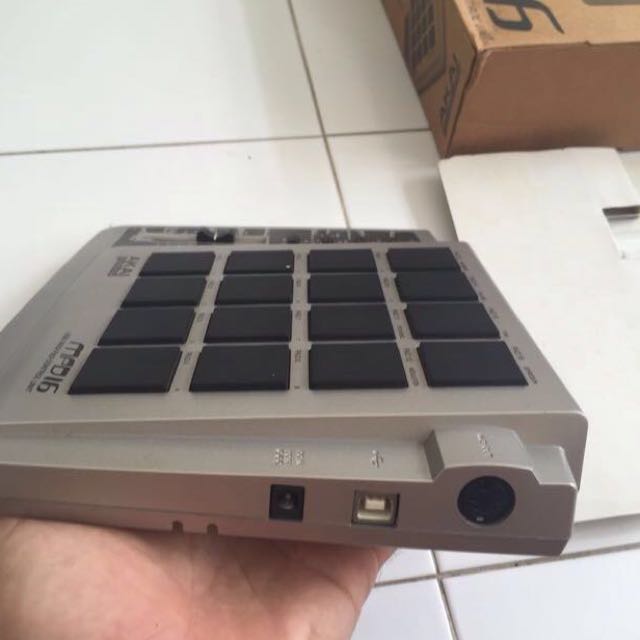 Akai MPD 16, Hobbies & Toys, Music & Media, Music Accessories on Carousell