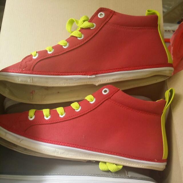 Changeable Shoe Casing (Korean Shoes), Hobbies & Toys, Memorabilia ...