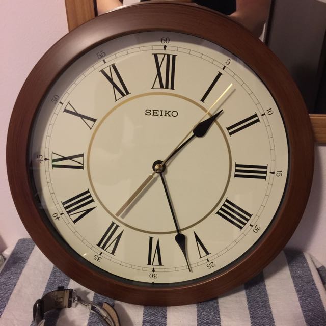 Seiko Wall Clock, Furniture & Home Living, Home Decor, Clocks on Carousell