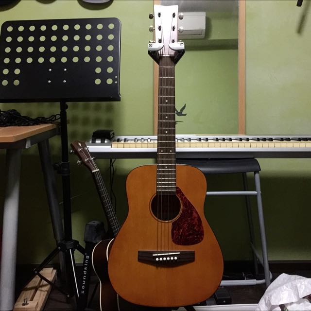 Yamaha FG Junior, Hobbies & Toys, Music & Media, Music Accessories on Carousell