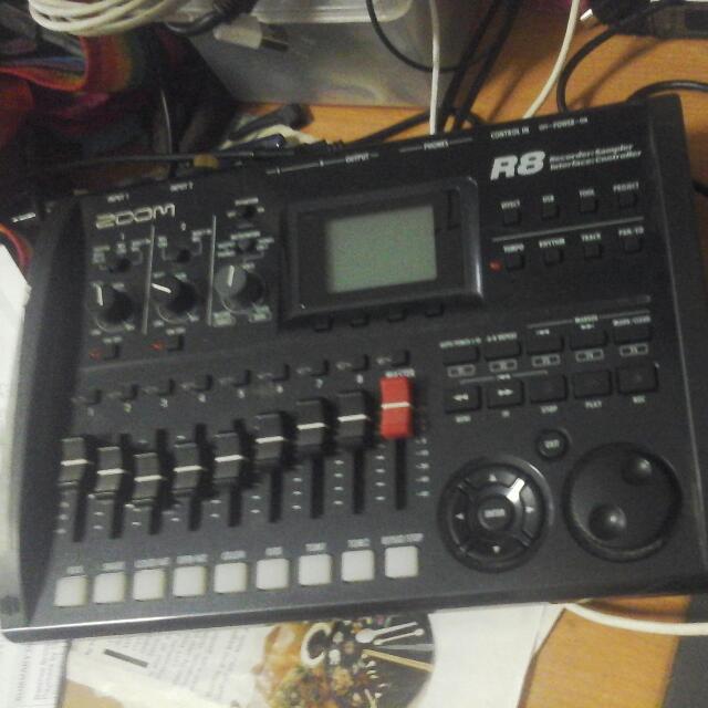 Zoom R8 Recorder, TV & Home Appliances, TV & Entertainment, TV Parts ...