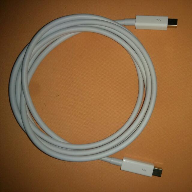 Original Apple Thunderbolt to Thunderbolt cable, Computers & Tech ...