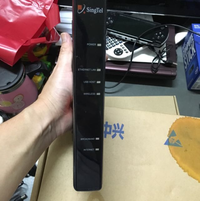 Singtel ADSL modem router (model: Aztech DSL1015EW), Computers & Tech ...