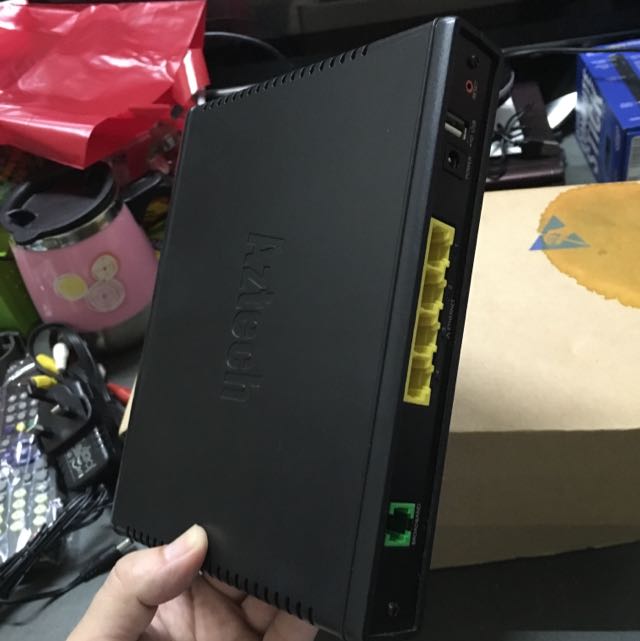 Singtel ADSL modem router (model: Aztech DSL1015EW), Computers & Tech ...
