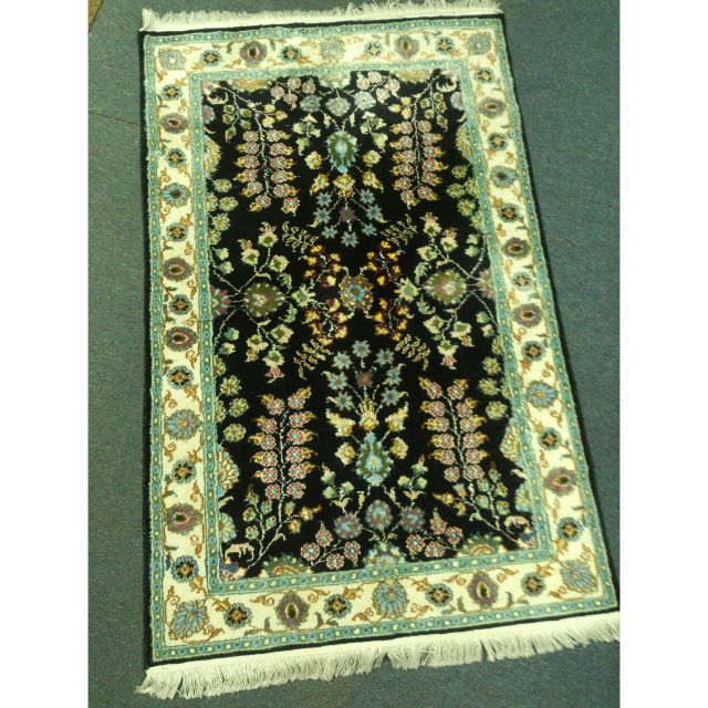 Authentic Hadosan Hali Silk Prayers Mat, Women's Fashion, Muslimah Fashion, Prayer Sets on Carousell