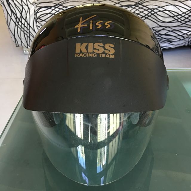 Kiss Helmet, Cars on Carousell