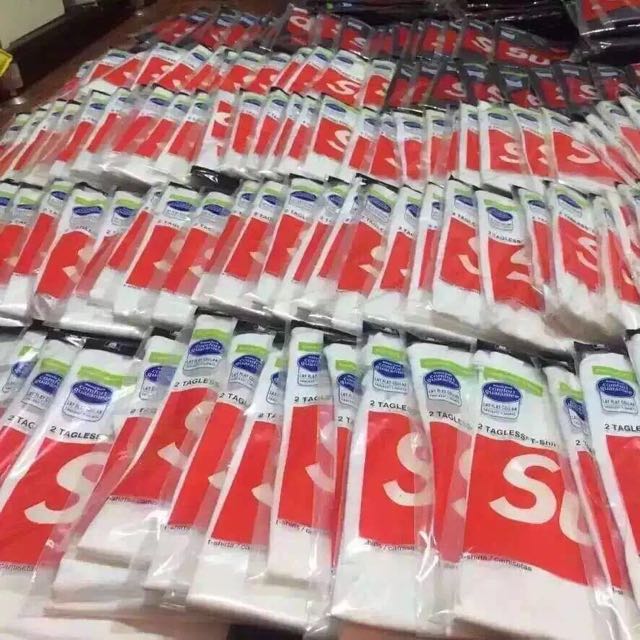 BNIB Authentic Supreme Basic Tee, Men's Fashion, Tops & Sets, Tshirts ...