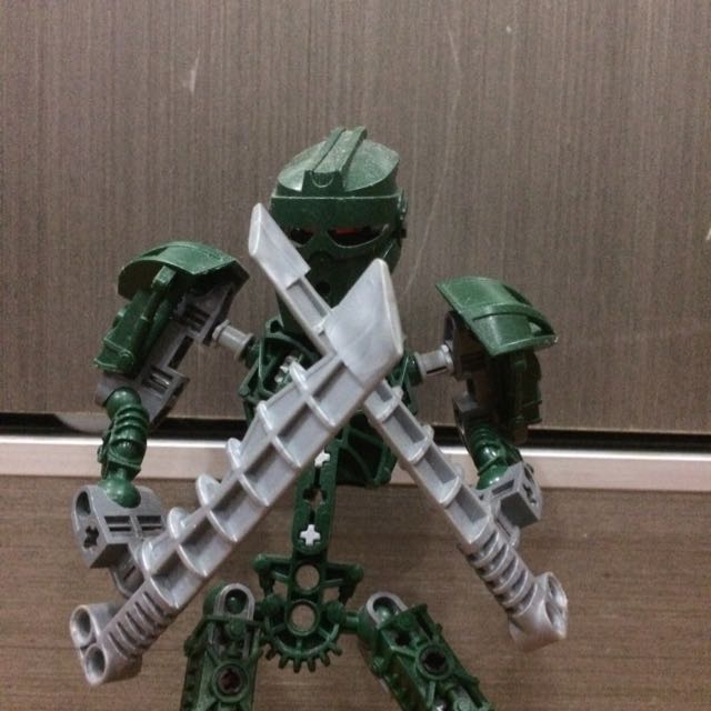 Lego BIONICLE 2004 Toa Matau Metru, Hobbies & Toys, Toys & Games on ...