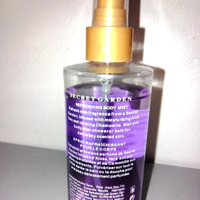 Victoria's Secret Berry Kiss Body Mist 250ml (Preloved), Beauty ...