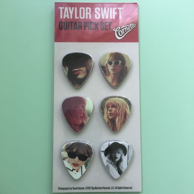 Taylor Swift Guitar Picks And iPhone Sound Amplifier, Hobbies & Toys ...