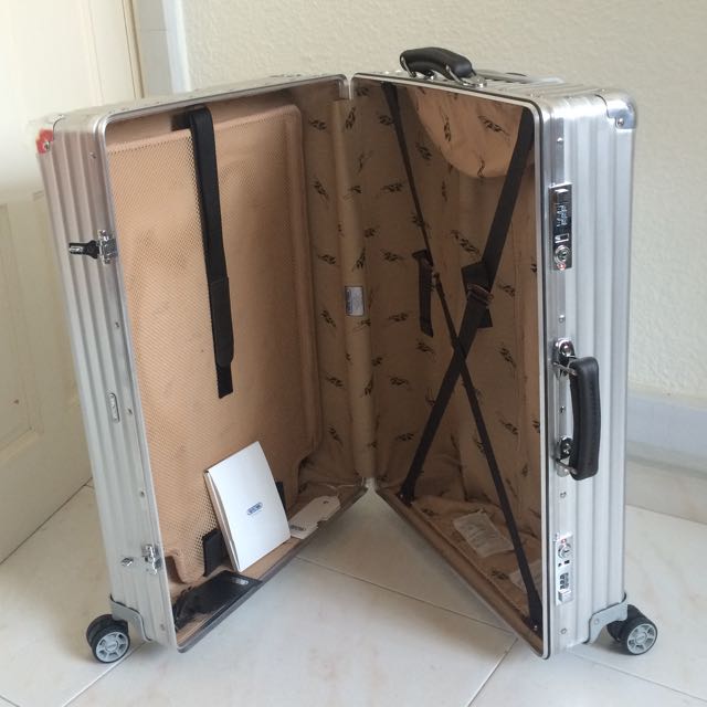 Rimowa Classic Flight MULTIWHEEL, Sports Equipment, Exercise & Fitness ...