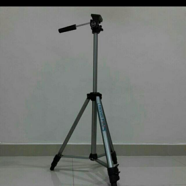Tanner TR 102 Tripod, Photography, Photography Accessories, Tripods & Monopods on Carousell