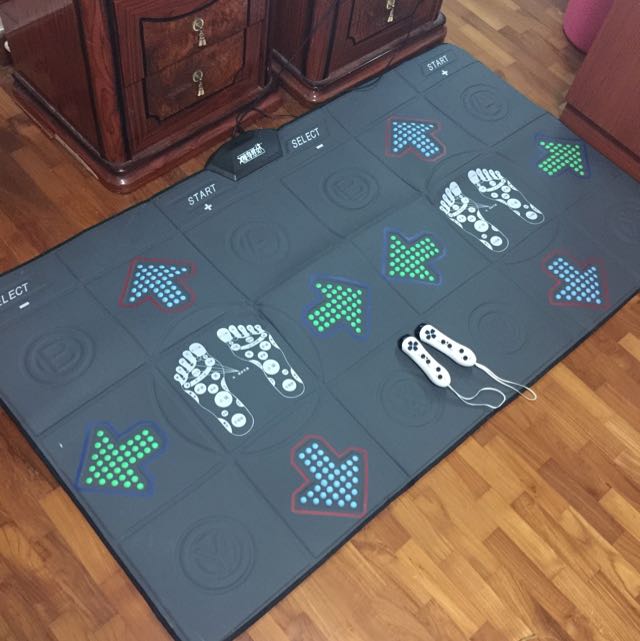 Couple Dancing Map, Hobbies & Toys, Toys & Games on Carousell