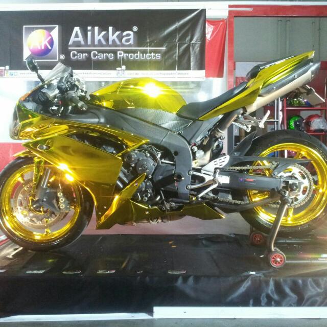 First Full Gold Chrome Yamaha R1 In Singapore Spray On Chrome And Not ...