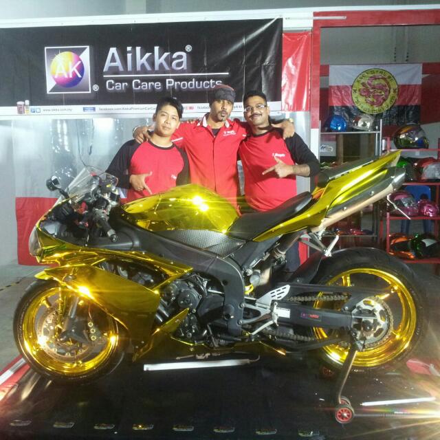 First Full Gold Chrome Yamaha R1 In Singapore Spray On Chrome And Not ...