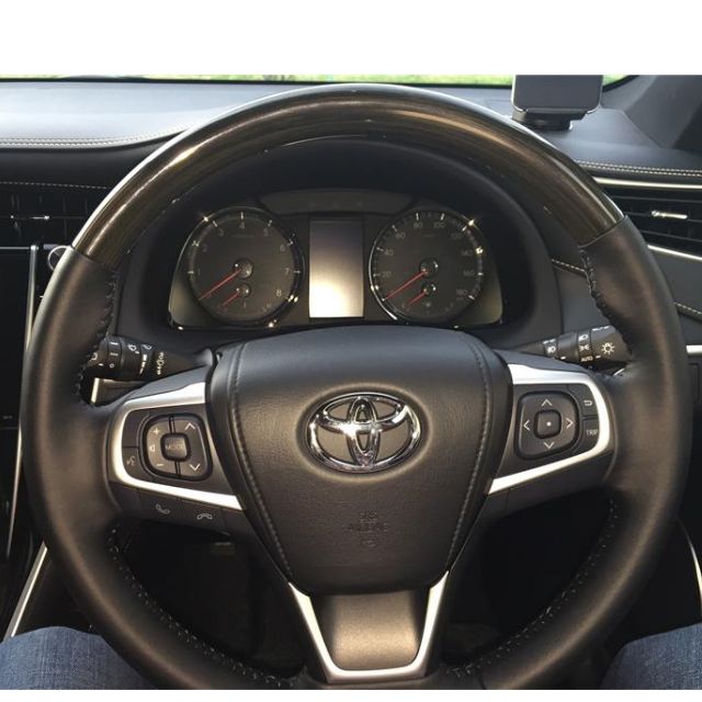 Toyota Harrier 60 Wood Steering Wheel, Car Accessories on Carousell