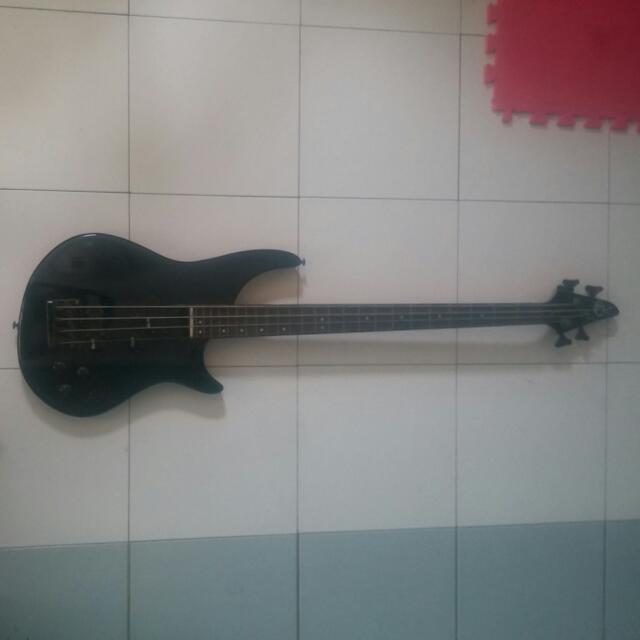 Vantage 4 String Bass, Hobbies & Toys, Music & Media, Music Accessories ...