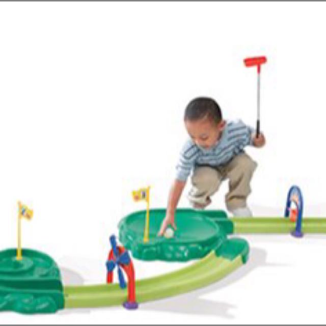 Step 2 Par 3 Mini Golf Course, Hobbies & Toys, Toys & Games on Carousell