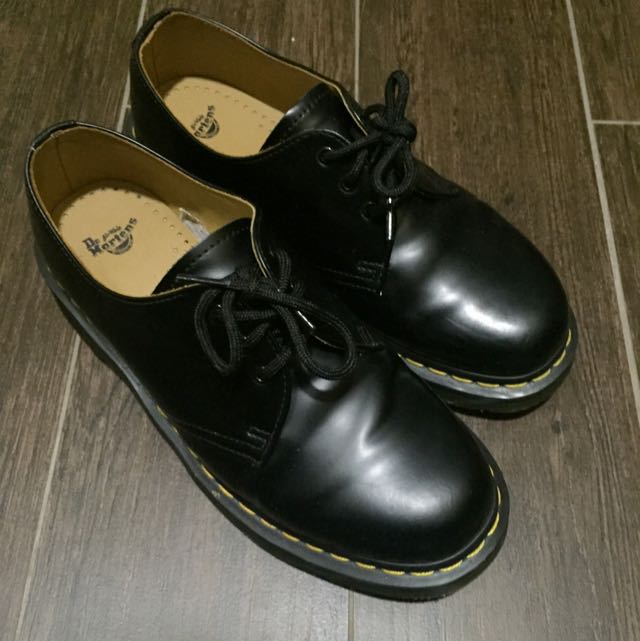 Black low Cut Dr Martens, Women's Fashion, Footwear, Boots on Carousell
