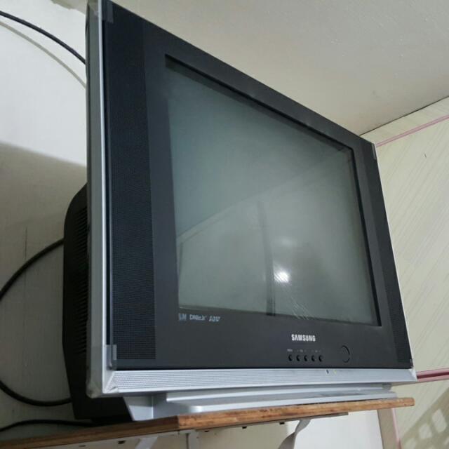 Samsung 21" CRT TV, Furniture & Home Living, Furniture, TV Consoles on ...