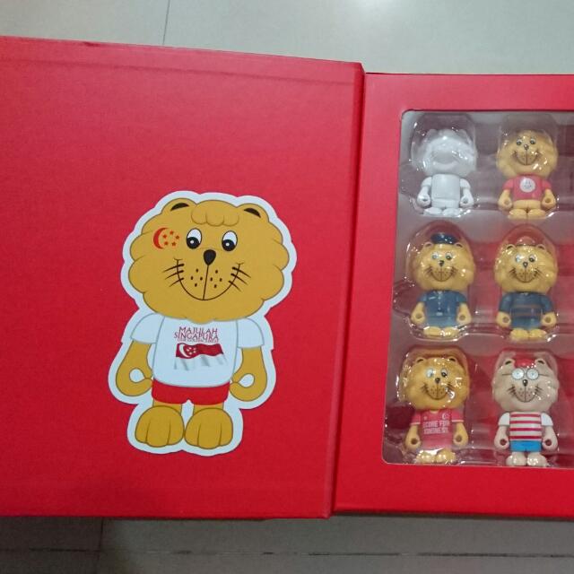SG50 Singa Set, Hobbies & Toys, Toys & Games on Carousell