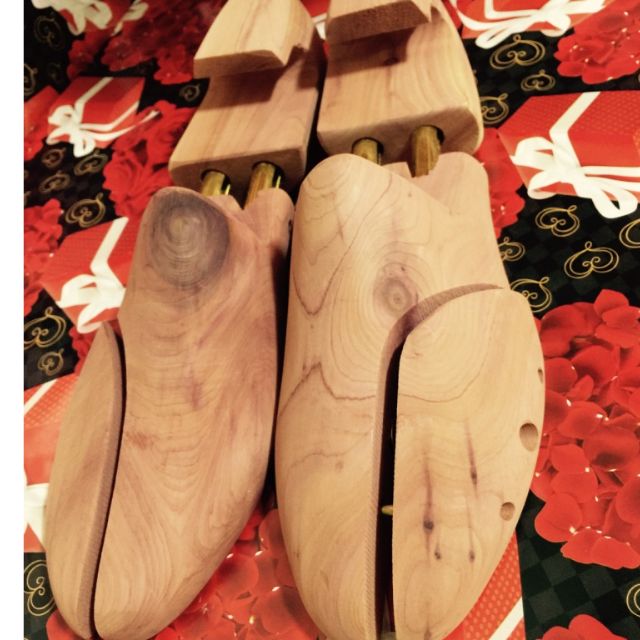 Premium Red Cedar Wood Shoe tree, Men's Fashion, Footwear, Dress Shoes ...
