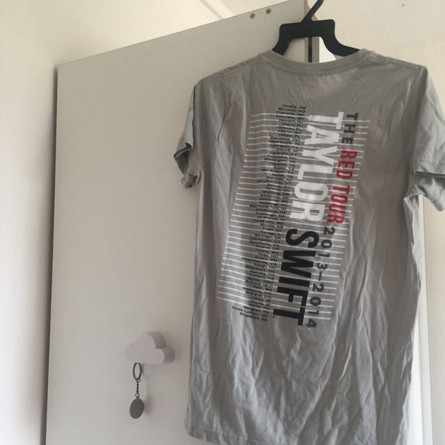[slashed Price] Limited edition taylor Swift Red Tour Merch, Women's ...