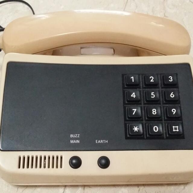 Telephone, Furniture & Home Living, Home Decor, Clocks on Carousell