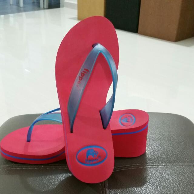 Flipper Sandals, Women's Fashion, Footwear, Sandals on Carousell