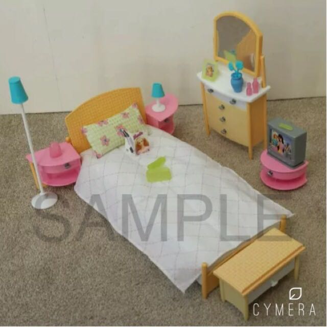 Barbie Bedroom Table and Floor Lamp Lights From So Real Yellow Version ...