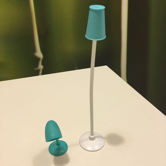 Barbie Bedroom Table and Floor Lamp Lights From So Real Yellow Version ...