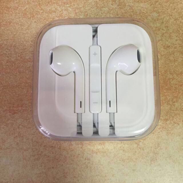 Brand New Authentic Apple EarPods, Computers & Tech, Parts ...