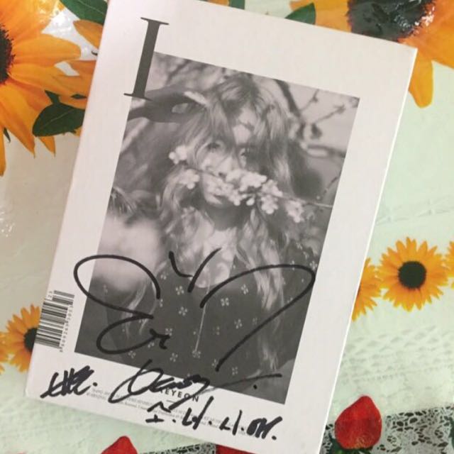 Taeyeon Autograph I Album, Hobbies & Toys, Memorabilia & Collectibles ...