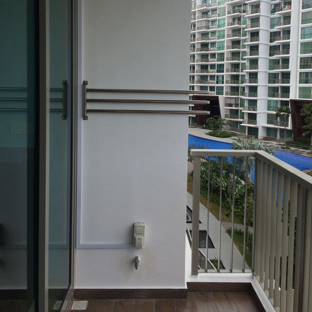 Rotatable And Extendable Laundry Pole System (Made in Singapore ...