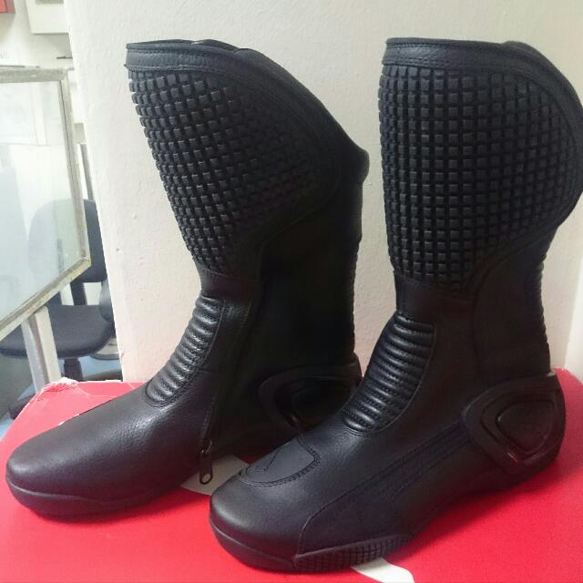Puma Riding Boots, Women's Fashion, Footwear, Sneakers on Carousell