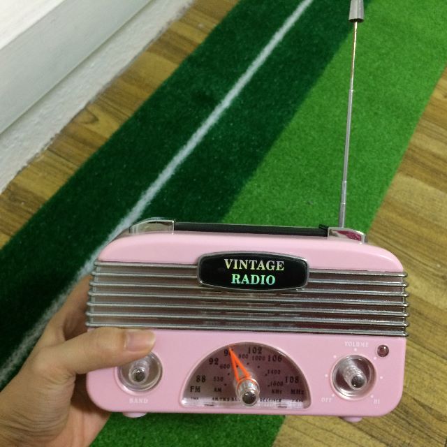 Vintage Radio in Pink, Hobbies & Toys, Memorabilia & Collectibles ...