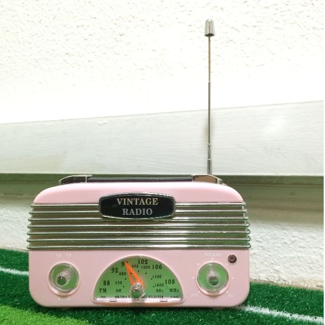 Vintage Radio in Pink, Hobbies & Toys, Memorabilia & Collectibles ...