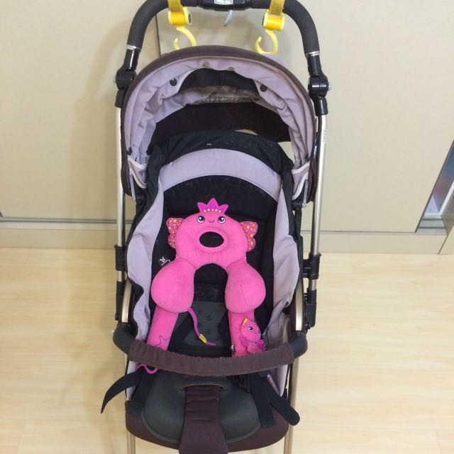 Combi Miracle Turn Premier Stroller, Babies & Kids, Going Out, Strollers on Carousell