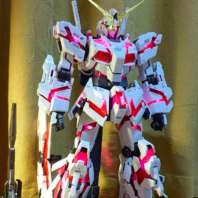 Daban PG Gundam With Led, Full Armor Unit And Waterslide Decals ...