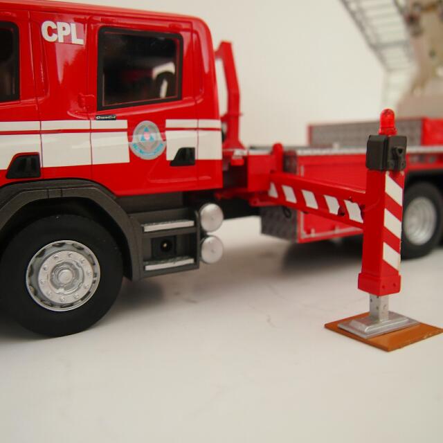 Masterpiece Collectibles 1:32 Combined Platform Ladder (CPL) SCDF Fire ...