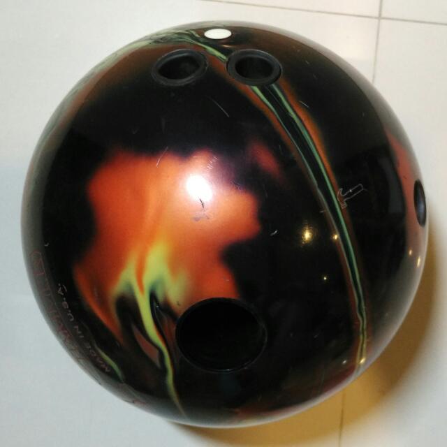 Hammer Absolut Curve bowling ball, Sports on Carousell
