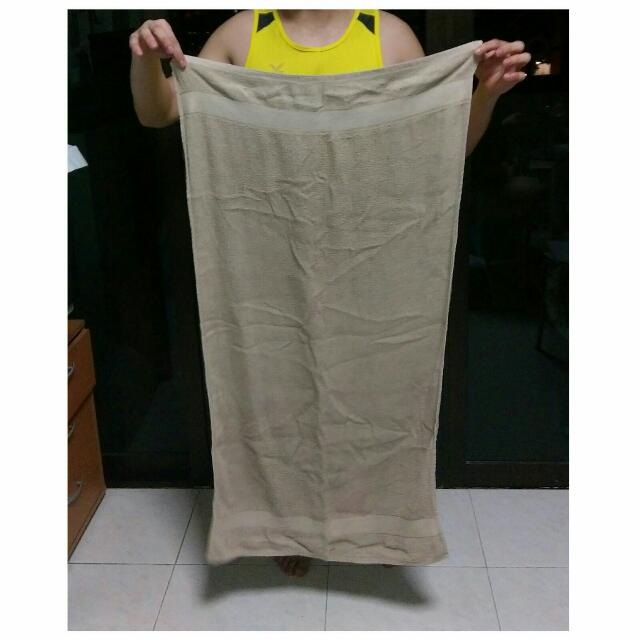 GOH PIN XIAN'S BROWN FASHIONISTA TOWEL (COLLECTOR'S EDITION, Men's ...