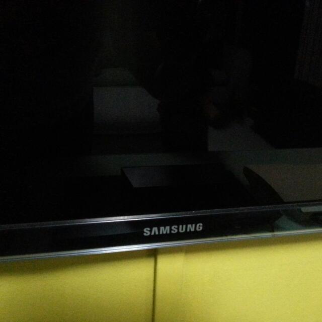 Samsung LED TV 42", Home Appliances on Carousell