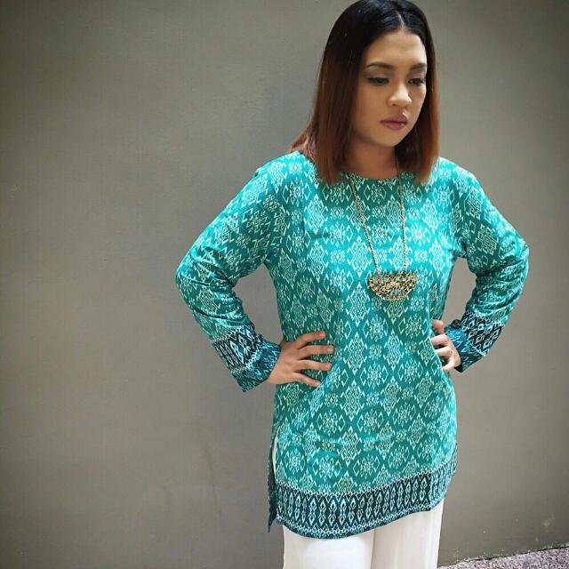 Batik Tops, Women's Fashion, Muslimah Fashion, Tops on Carousell