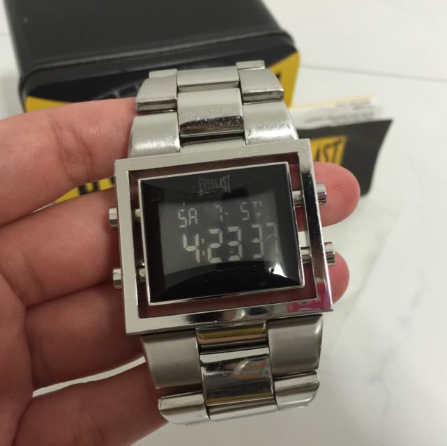 Square-Faced EVERLAST metal watch, Mobile Phones & Gadgets, Wearables ...