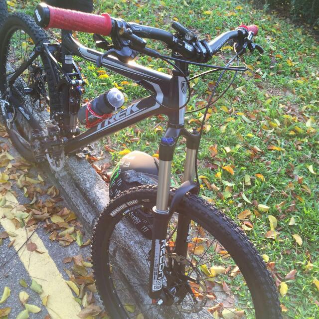 Mountain Bike/FullMask/Gloves - Trek Fuel Ex6 (Full Suspension) with ...
