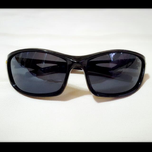 Ferrari Shades (Replica), Men's Fashion, Watches & Accessories ...