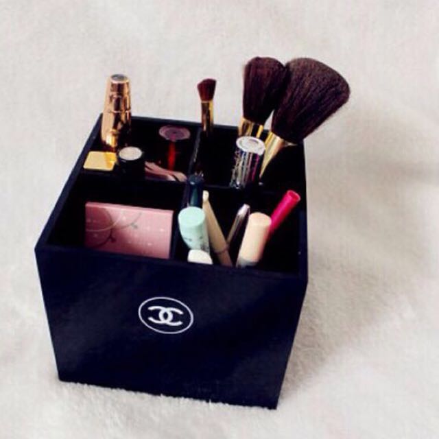 Chanel Box, Women's Fashion, Jewelry & Organisers, Accessory holder ...